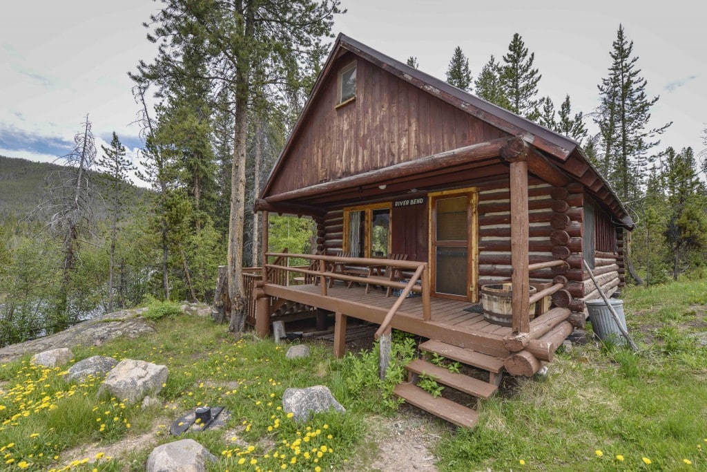 Riverbend Cabin 15% Discount Available! | Shadowcliff Mountain Lodge